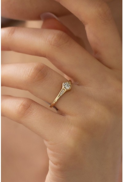 Goldium Altın Tek Taş Yüzük