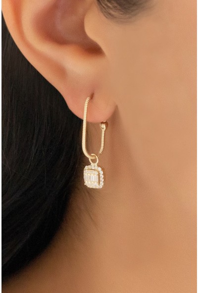 Goldium Altın Baget Taşlı Küpe