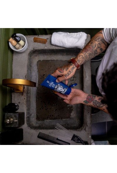 Qod Barber Shop Royal Pomad 150GR - Ultra Güçlü Tutuş & Parlak Görünüm Qod Barber Shop Royal Pomad 150GR - Ultra Güçlü Tutuş & Parlak Görünüm