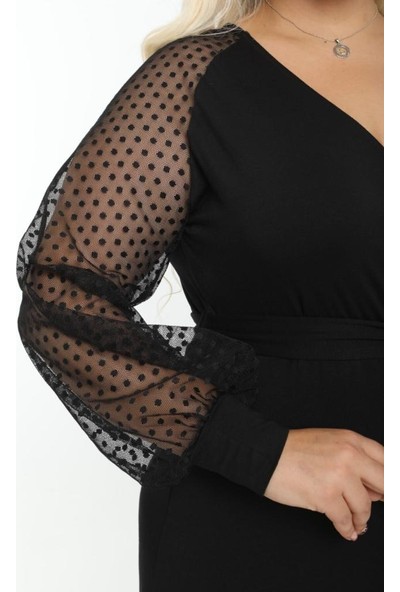 ViolettaXL Kadın Siyah Büyük Beden Puantiye Tül Detay Kruvaze Yaka Likralı Viskon Abiye Elbise