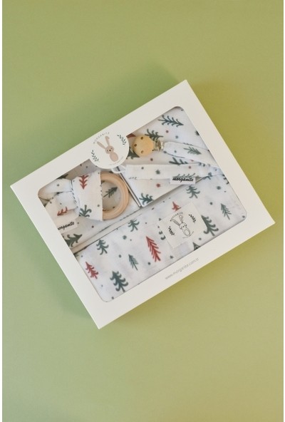 Bebek Muslin Örtü 5’li Set Örtü, Önlük, Organik Ahşap Diş Kaşıyıcı, Mendil ve Emzik Askısı Bebek Muslin Örtü 5’li Set Örtü, Önlük, Organik Ahşap Diş Kaşıyıcı, Mendil ve Emzik Askısı