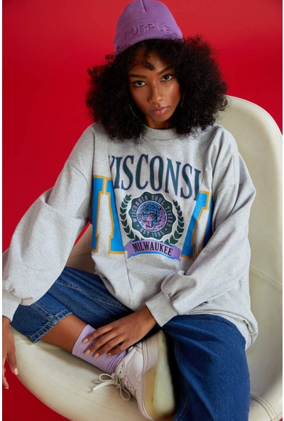 DeFacto Oversize Fit Kolej Baskılı İçi Yumuşak Tüylü Bisiklet Yaka Sweatshirt. W6162AZ21WN