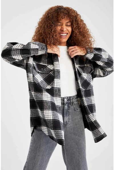DeFacto Relax Fit Ekose Desenli Cep Detaylı Flanel Oduncu Gömlek Tunik W7605AZ21WN DeFacto Relax Fit Ekose Desenli Cep Detaylı Flanel Oduncu Gömlek Tunik W7605AZ21WN