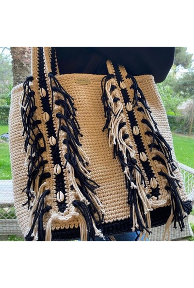 Craftatelier Bej Renk Siyah Püsküllü Makrome Çanta Craftatelier Bej Renk Siyah Püsküllü Makrome Çanta