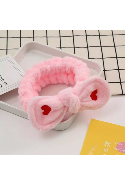 Secar Pembe Kalp Detaylı Fiyonklu Peluş Spa Saç Bandı Secar Pembe Kalp Detaylı Fiyonklu Peluş Spa Saç Bandı