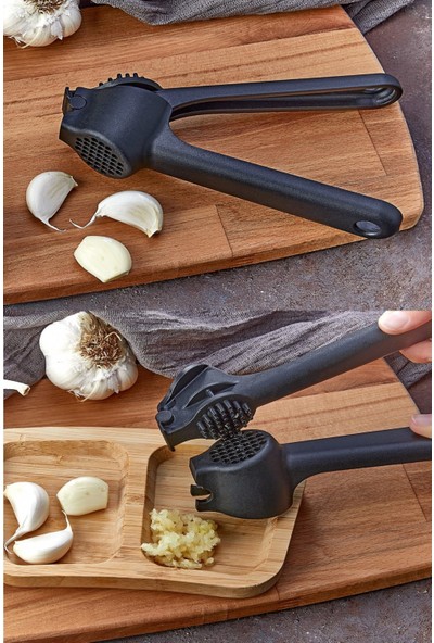 The Market Plastik Pratik Sarımsak Ezici Garlic Press The Market Plastik Pratik Sarımsak Ezici Garlic Press