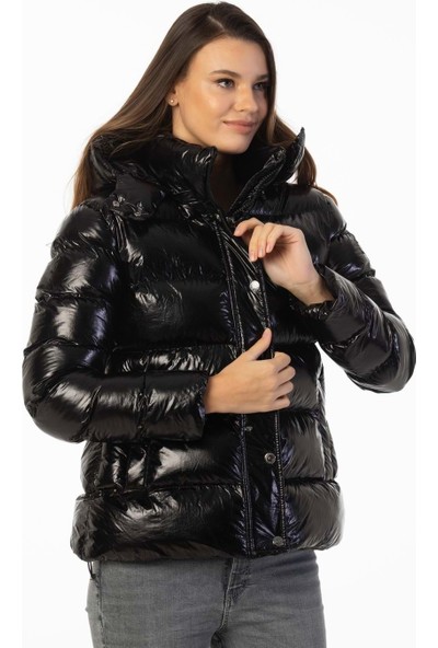 1001mont Kadın Siyah Kısa Çıkarılabilir Kapüşonlu Mikro Elyaf Dolgulu Su Itici Şişme Mont 8550 1001mont Kadın Siyah Kısa Çıkarılabilir Kapüşonlu Mikro Elyaf Dolgulu Su Itici Şişme Mont 8550