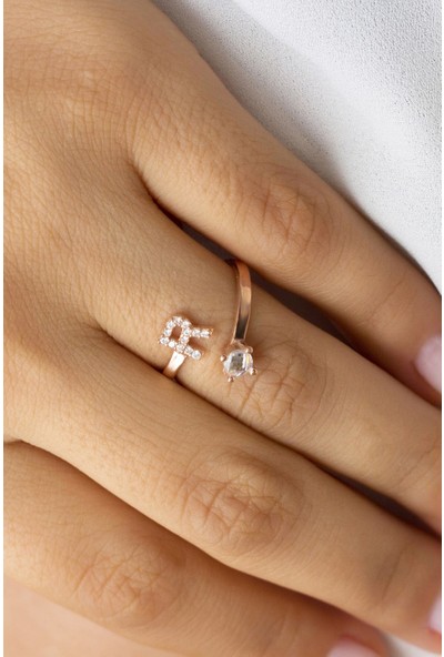 Lieza Jewelry Gümüş R Harfi Yüzük Lieza Jewelry Gümüş R Harfi Yüzük