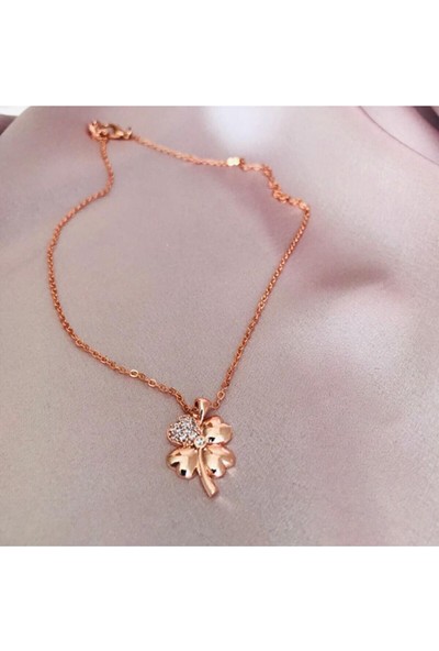 Hümashine Kadın Rose Rengi Zirkon Taşlı Yonca Kolye Hümashine Kadın Rose Rengi Zirkon Taşlı Yonca Kolye