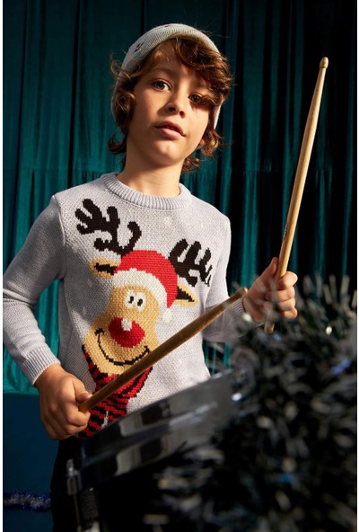 DeFacto Erkek Çocuk Regular Fit Bisiklet Yaka Yılbaşı Temalı Geyik Figürlü Kazak W0122A621WN DeFacto Erkek Çocuk Regular Fit Bisiklet Yaka Yılbaşı Temalı Geyik Figürlü Kazak W0122A621WN