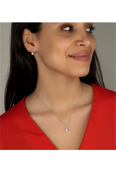 Else Silver Pırlanta Modeli Gümüş 2'li Takı Seti Else Silver Pırlanta Modeli Gümüş 2'li Takı Seti