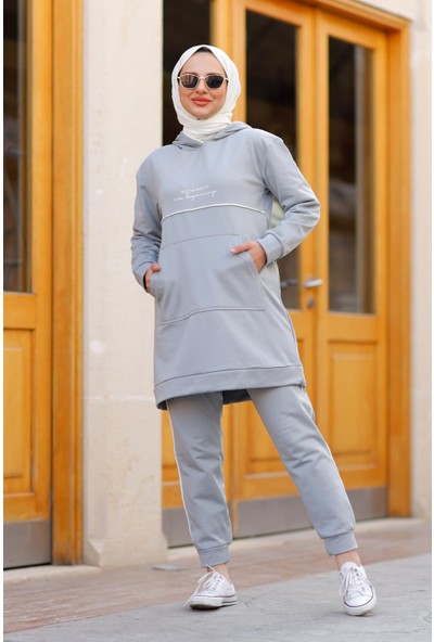 Moylin 1710 Ara Biye Detaylı Eşofman Takımı Moylin 1710 Ara Biye Detaylı Eşofman Takımı