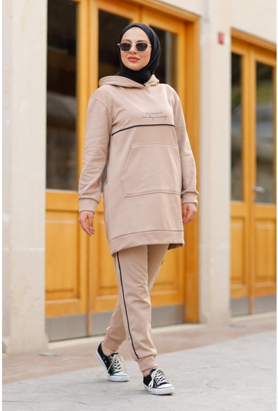 Moylin 1710 Ara Biye Detaylı Eşofman Takımı Moylin 1710 Ara Biye Detaylı Eşofman Takımı