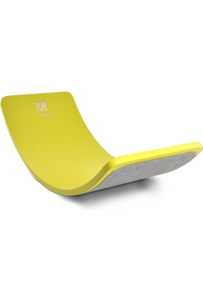 Wavy Board Sarı Tahtası Doğal Ahşap Organik Boya Gri Keçeli Zemin Wavy Board Sarı Tahtası Doğal Ahşap Organik Boya Gri Keçeli Zemin