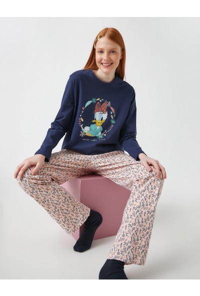 Koton Kadın Daisy Duck Lisanslı Pamuklu Pijama Takımı Koton Kadın Daisy Duck Lisanslı Pamuklu Pijama Takımı