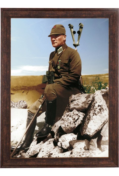 Tekin Özalit Bronz Çerçeveli Savaş Alanında Atatürk Portresi