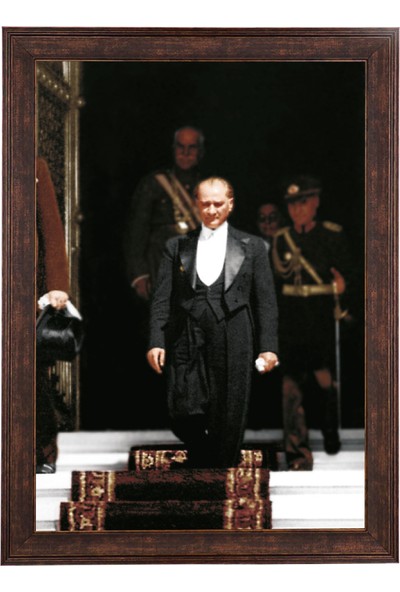 Tekin Özalit Bronz Çerçeveli Siyah Takım Elbiseli Atatürk Portresi Tekin Özalit Bronz Çerçeveli Siyah Takım Elbiseli Atatürk Portresi