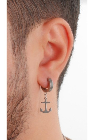 Takıconcept Deliksiz Sıkıştırmalı Çapa Figürlü Çelik Erkek Halka Küpe Takıconcept Deliksiz Sıkıştırmalı Çapa Figürlü Çelik Erkek Halka Küpe