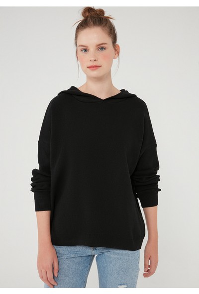 Mavi Kapüşonlu Siyah Kazak