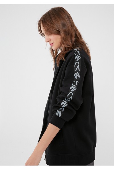 Mavi Fermuarlı Siyah Sweatshirt