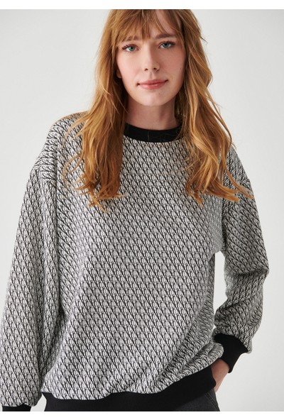 Mavi Kadın MV Baskılı Siyah Sweatshirt 1610331-900