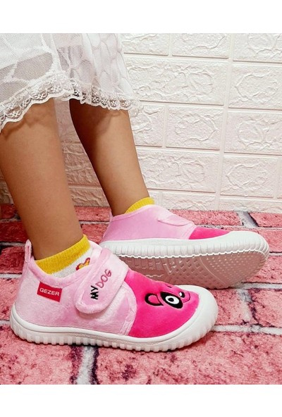 Gezer 03198 Pembe Polarlı Esnek Hafif Kız Çocuk Panduf Gezer 03198 Pembe Polarlı Esnek Hafif Kız Çocuk Panduf