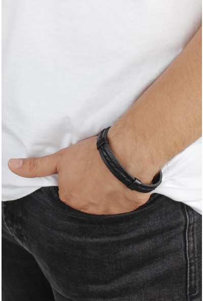 Madame Concept Otantik Siyah Deri Örgü Kordonlu Mıknatıs Klipsli Erkek Bileklik Madame Concept Otantik Siyah Deri Örgü Kordonlu Mıknatıs Klipsli Erkek Bileklik