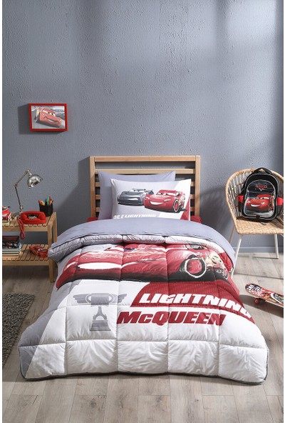 Özdilek Cars Piston Cup Tek Kişilik Disney Lisanslı Lastikli Fitted Çarşaf Çocuk Uyku Seti Özdilek Cars Piston Cup Tek Kişilik Disney Lisanslı Lastikli Fitted Çarşaf Çocuk Uyku Seti