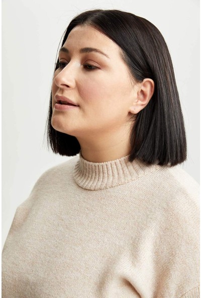 DeFacto Oversize Fit Yarım Balıkçı Yaka Büyük Beden Uzun Kollu Triko Tunik W2690AZ21WN