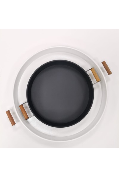 Kitchen Trend 51 cm Beyaz 37 cm Siyah 2 Li Metal Yuvarlak Tepsi Sunum Tepsisi Çay Kahve Tepsisi Kitchen Trend 51 cm Beyaz 37 cm Siyah 2 Li Metal Yuvarlak Tepsi Sunum Tepsisi Çay Kahve Tepsisi