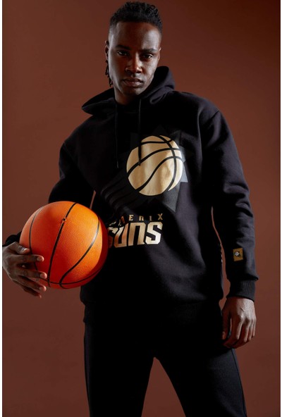 DeFacto Defacto Fit NBA Phoenix Suns Lisanslı Kapüşonlu Sırt Baskılı İçi Yumuşak Tüylü Sweatshirt W1758AZ21WN DeFacto Defacto Fit NBA Phoenix Suns Lisanslı Kapüşonlu Sırt Baskılı İçi Yumuşak Tüylü Sweatshirt W1758AZ21WN