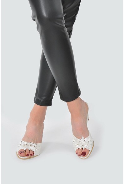 CKC-T504 Kadın Yaprak Taşlı Tokalı Dolgu Topuk Şık Terlik CKC-T504 Kadın Yaprak Taşlı Tokalı Dolgu Topuk Şık Terlik