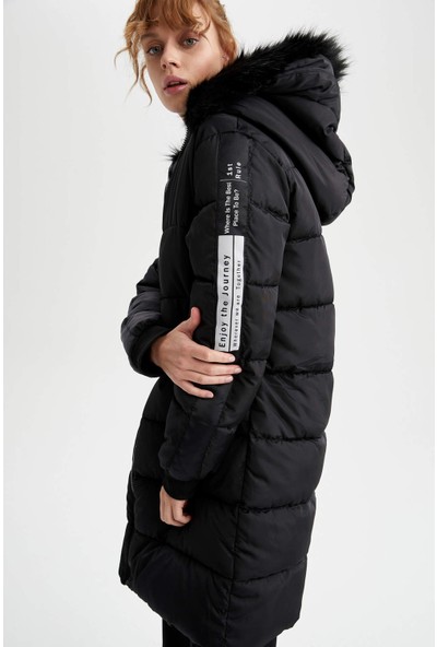 DeFacto Regular Fit Kapüşonlu Suni Kürklü Baskılı Isı Yalıtımlı Warmtech Su Geçirmez Dolgulu Mont Parka U2314AZ21WN DeFacto Regular Fit Kapüşonlu Suni Kürklü Baskılı Isı Yalıtımlı Warmtech Su Geçirmez Dolgulu Mont Parka U2314AZ21WN