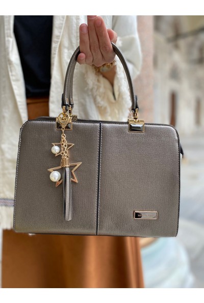 Mega Çanta Mega Polo Paris Deri Astarlı El Omuz Askılı Kadın Çanta Mega Çanta Mega Polo Paris Deri Astarlı El Omuz Askılı Kadın Çanta