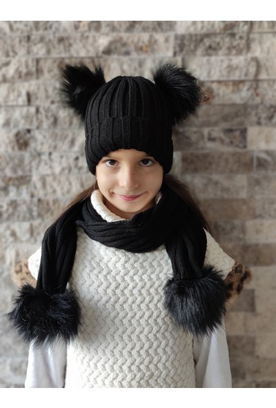 Look Shop 4 Ponponlu Çocuk Bere ve Atkı Takımı - Siyah Look Shop 4 Ponponlu Çocuk Bere ve Atkı Takımı - Siyah