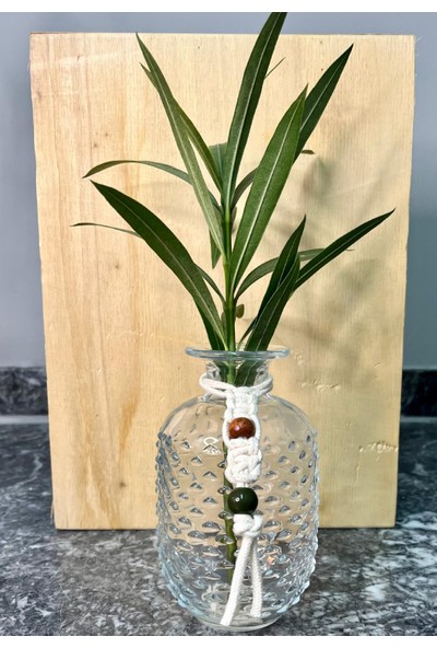 Missi 25 cm Damla Kabartmalı Cam Vazo Missi 25 cm Damla Kabartmalı Cam Vazo