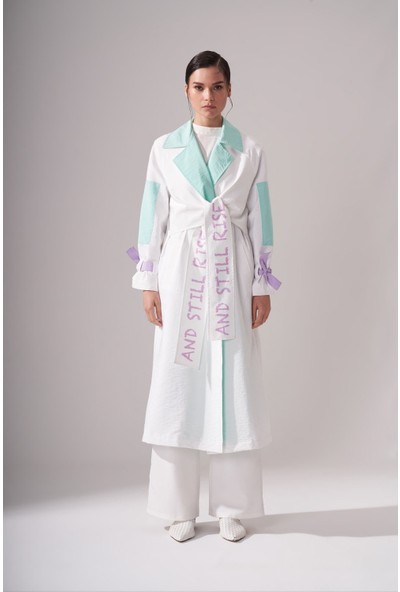 Mizalle Baskılı Beyaz Trençkot