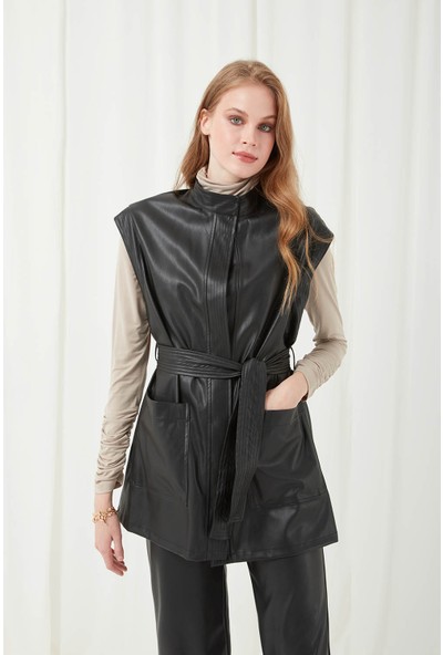 Mizalle Suni Deri Beli Kemerli Siyah Yelek Mizalle Suni Deri Beli Kemerli Siyah Yelek