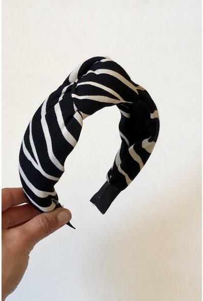 WhoKnows Zebra Desenli Krep Kumaş Taç WhoKnows Zebra Desenli Krep Kumaş Taç