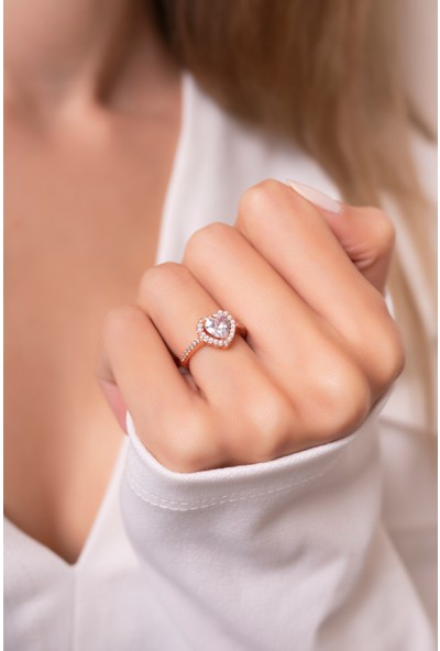 Eva Kalp Tektaş Model Beyaz/kırmızı Taşlı Rose Kaplama Kadın Yüzük Eva Kalp Tektaş Model Beyaz/kırmızı Taşlı Rose Kaplama Kadın Yüzük