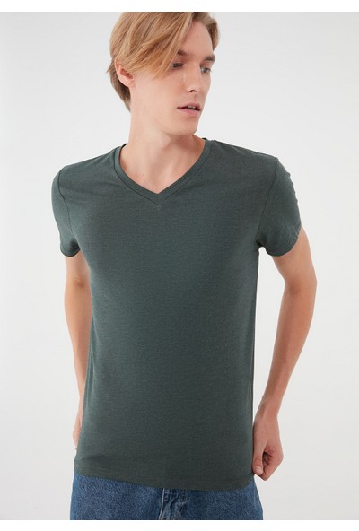Mavi Erkek V Yaka Streç Yeşil Basic Tişört 061748-25752 Mavi Erkek V Yaka Streç Yeşil Basic Tişört 061748-25752