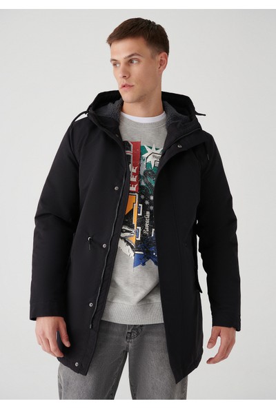 Mavi Erkek Kapüşonlu Siyah Parka 010187-900 Mavi Erkek Kapüşonlu Siyah Parka 010187-900