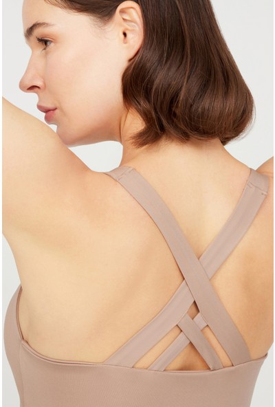 Los Ojos Bej Hafif Destekli Sırt Detaylı Kaplı Spor Sütyeni Criss Cross Los Ojos Bej Hafif Destekli Sırt Detaylı Kaplı Spor Sütyeni Criss Cross