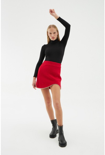 Quzu Zincir Detaylı Mini Etek Kırmızı
