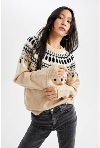 DeFacto Oversize Fit Yılbaşı Temalı Bisiklet Yaka Etnik Desenli Triko Kazak W6182AZ21WN DeFacto Oversize Fit Yılbaşı Temalı Bisiklet Yaka Etnik Desenli Triko Kazak W6182AZ21WN