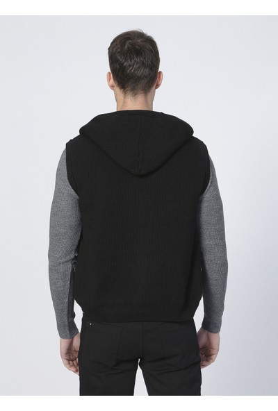 Gualtiero Manuele Giorgi GU20MFW07003 Kapüşonlu Kolsuz Slim Fit Siyah Erkek Yelek Gualtiero Manuele Giorgi GU20MFW07003 Kapüşonlu Kolsuz Slim Fit Siyah Erkek Yelek