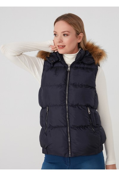 Selen 21KSL9079 Dik Yaka Standart Kalıp Düz Lacivert Kadın Yelek Selen 21KSL9079 Dik Yaka Standart Kalıp Düz Lacivert Kadın Yelek