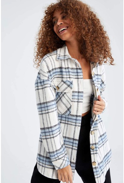 DeFacto Relax Fit Ekose Desenli Cep Detaylı Flanel Oduncu Gömlek Tunik S0420AZ22SP DeFacto Relax Fit Ekose Desenli Cep Detaylı Flanel Oduncu Gömlek Tunik S0420AZ22SP