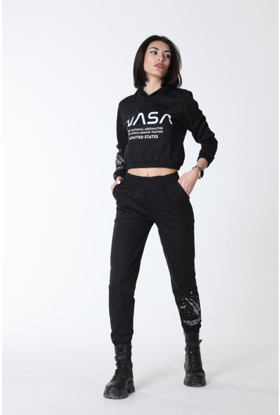 Public Store Nasa Baskılı Kadın Crop Eşofman Takımı Public Store Nasa Baskılı Kadın Crop Eşofman Takımı