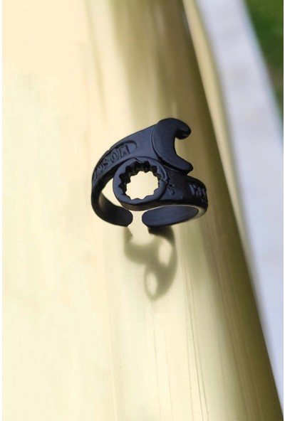 The Collection Ingiliz Anahtar Model Siyah Ayarlanabilir Erkek Yüzük